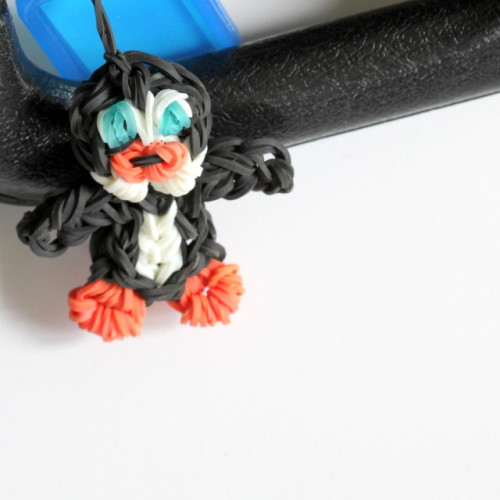 Rainbow Loom: Penguin Charm — The Crafty Mummy