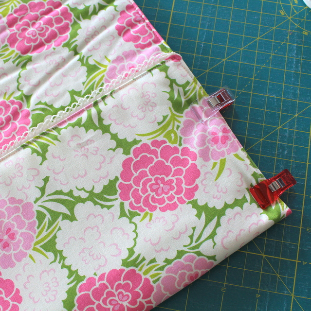 Tutorial: Sewing Machine Mat with Pockets — The Crafty Mummy