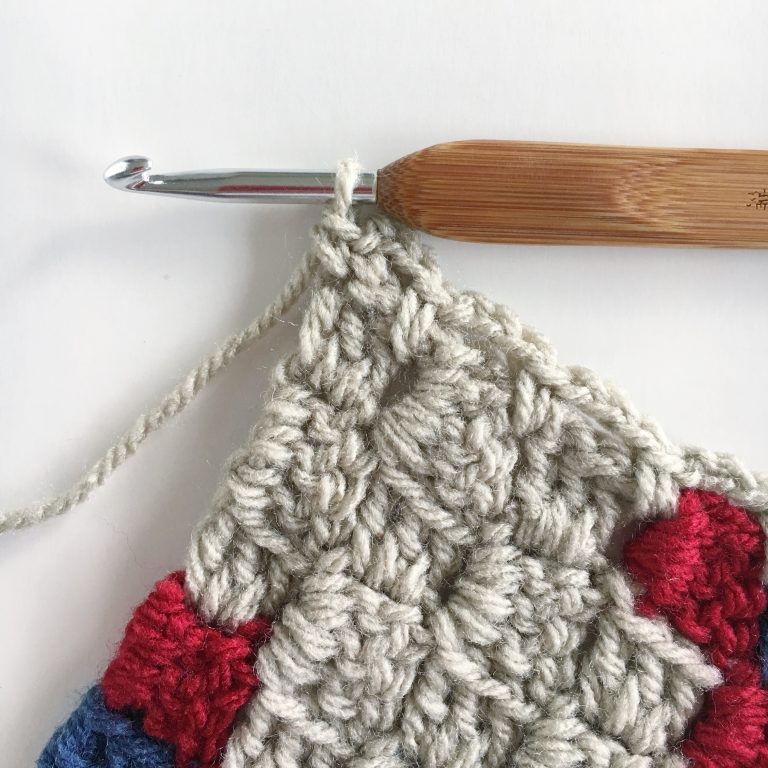 Tutorial: How to Crochet a Link Join • The Crafty Mummy